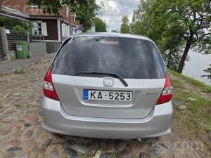 Pelēks Honda Jazz 2006 Rīga, ar dzinēja tilpumu 1.30 L un nobraukumu 175 tūkst. km par 500 €, foto 6 vietnē AUTOMOTO.COM.LV