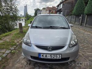 Pelēks Honda Jazz 2006 Rīga, ar dzinēja tilpumu 1.30 L un nobraukumu 175 tūkst. km par 500 €, foto 14 vietnē AUTOMOTO.COM.LV