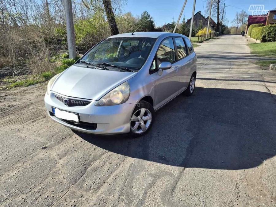 Grey Honda Jazz 2006 in Vilkaviskis, with an engine capacity of 1.20 L and mileage of 2 thousand km for 900 €, photo 1 on AUTOMOTO.COM.LV