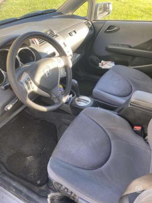 Pelēks Honda Jazz 2006 Viļņa, ar dzinēja tilpumu 1.34 L un nobraukumu 210 tūkst. km par 2300 €, foto 7 vietnē AUTOMOTO.COM.LV