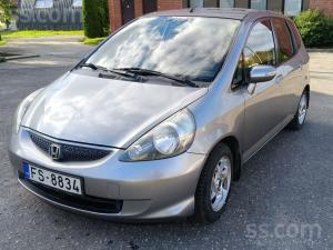Grey Honda Jazz 2006 in Daugavpils, with an engine capacity of 1.30 L and mileage of 252 thousand km for 1200 €, photo  on AUTOMOTO.COM.LV