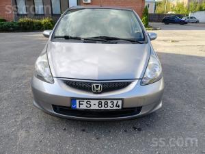 Pelēks Honda Jazz 2006 Daugavpils, ar dzinēja tilpumu 1.30 L un nobraukumu 252 tūkst. km par 1200 €, foto 4 vietnē AUTOMOTO.COM.LV