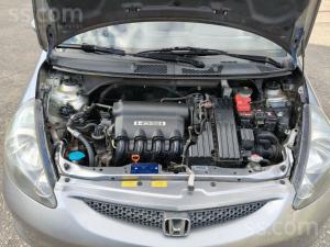 Pelēks Honda Jazz 2006 Daugavpils, ar dzinēja tilpumu 1.30 L un nobraukumu 252 tūkst. km par 1200 €, foto 6 vietnē AUTOMOTO.COM.LV