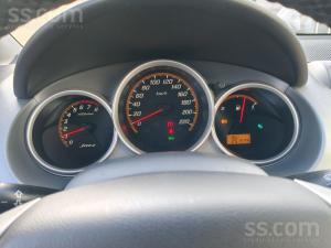 Pelēks Honda Jazz 2006 Daugavpils, ar dzinēja tilpumu 1.30 L un nobraukumu 252 tūkst. km par 1200 €, foto 17 vietnē AUTOMOTO.COM.LV