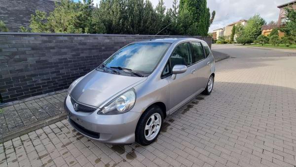 Pelēks Honda Jazz 2006 Marijampole, ar dzinēja tilpumu 1.34 L un nobraukumu 188 tūkst. km par 800 €, foto 1 vietnē AUTOMOTO.COM.LV