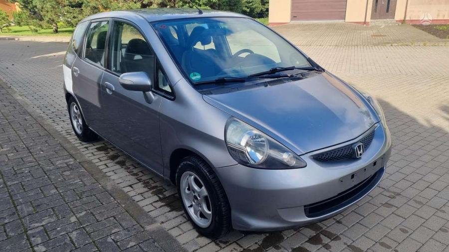 Pelēks Honda Jazz 2006 Marijampole, ar dzinēja tilpumu 1.34 L un nobraukumu 188 tūkst. km par 800 €, foto 8 vietnē AUTOMOTO.COM.LV
