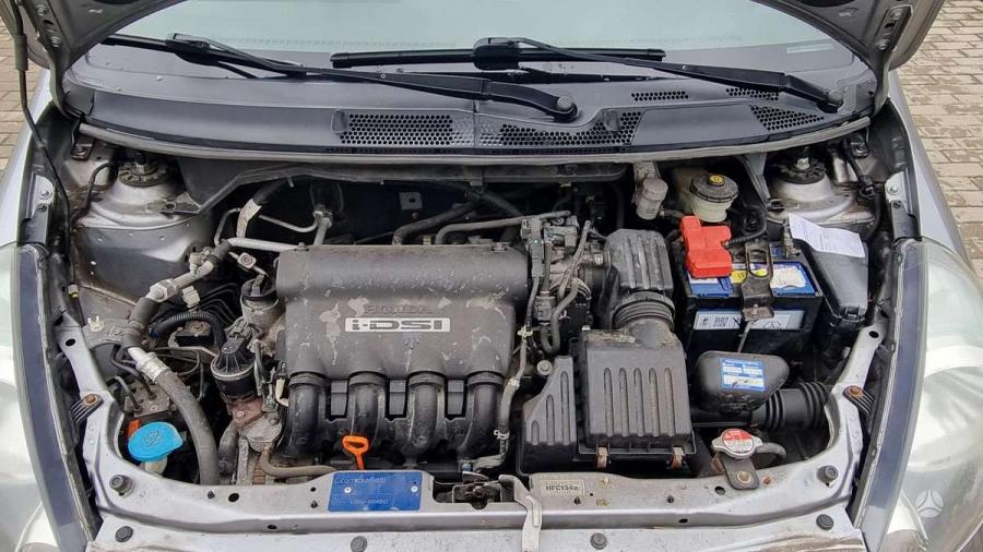 Pelēks Honda Jazz 2006 Marijampole, ar dzinēja tilpumu 1.34 L un nobraukumu 188 tūkst. km par 800 €, foto 10 vietnē AUTOMOTO.COM.LV