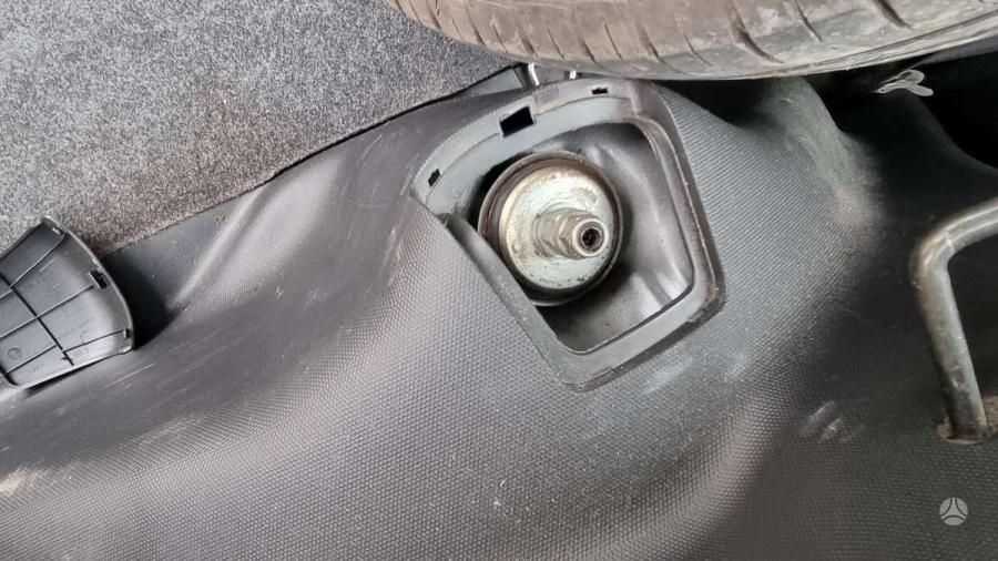 Pelēks Honda Jazz 2006 Marijampole, ar dzinēja tilpumu 1.34 L un nobraukumu 188 tūkst. km par 800 €, foto 15 vietnē AUTOMOTO.COM.LV