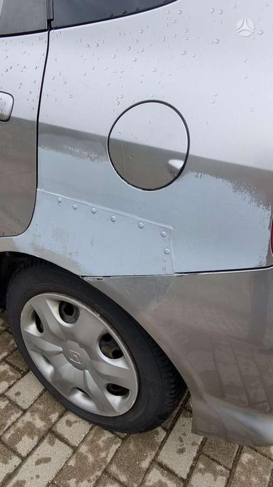Pelēks Honda Jazz 2006 Marijampole, ar dzinēja tilpumu 1.34 L un nobraukumu 188 tūkst. km par 800 €, foto 17 vietnē AUTOMOTO.COM.LV
