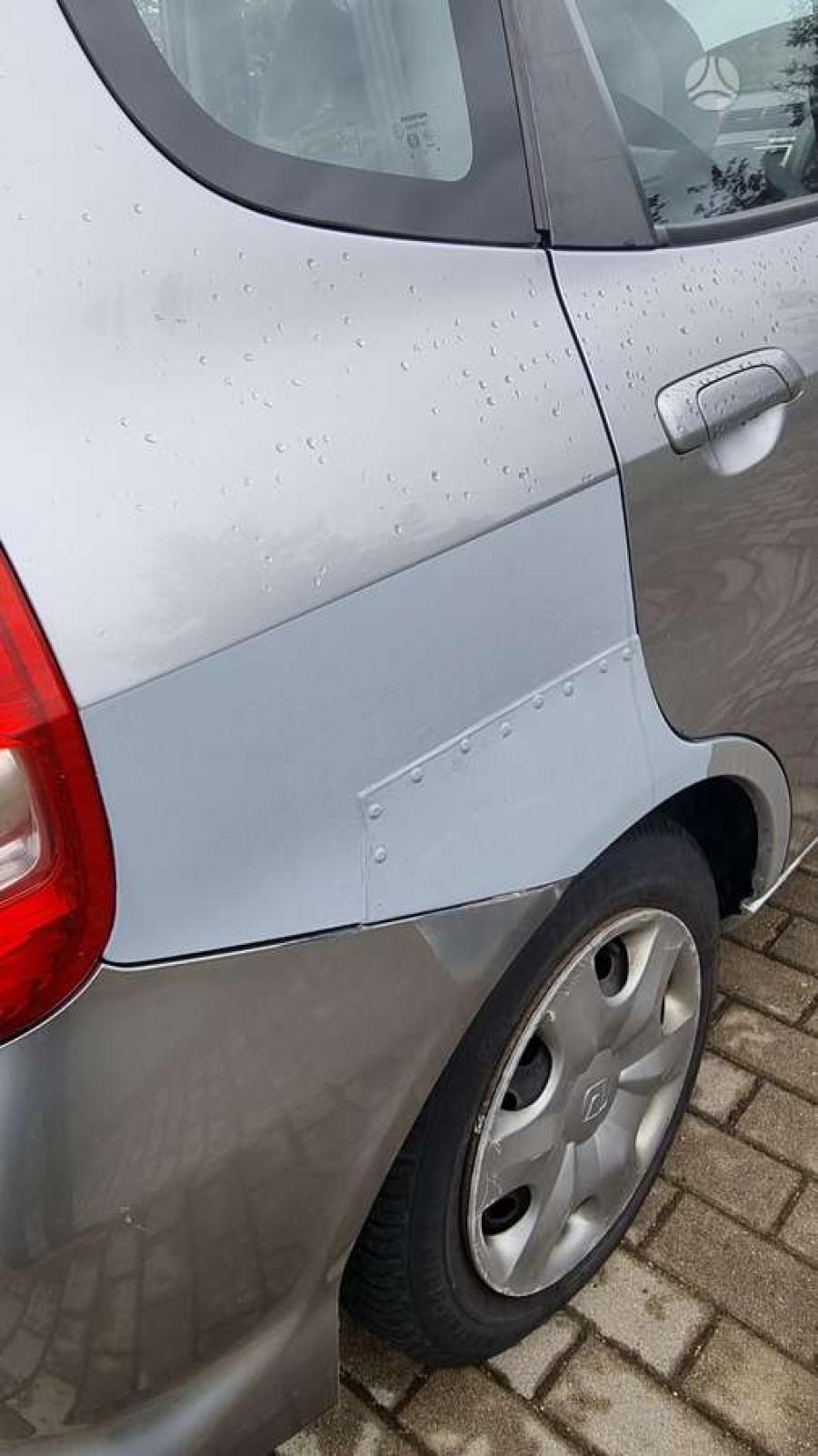 Pelēks Honda Jazz 2006 Marijampole, ar dzinēja tilpumu 1.34 L un nobraukumu 188 tūkst. km par 800 €, foto 18 vietnē AUTOMOTO.COM.LV