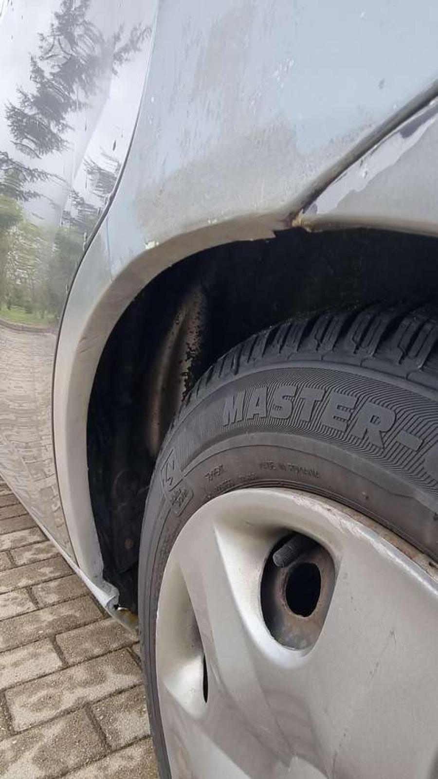 Pelēks Honda Jazz 2006 Marijampole, ar dzinēja tilpumu 1.34 L un nobraukumu 188 tūkst. km par 800 €, foto 20 vietnē AUTOMOTO.COM.LV