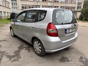 Pelēks Honda Jazz 2006 Rīga, ar dzinēja tilpumu 1.30 L un nobraukumu 162 tūkst. km par 1100 €, foto 4 vietnē AUTOMOTO.COM.LV