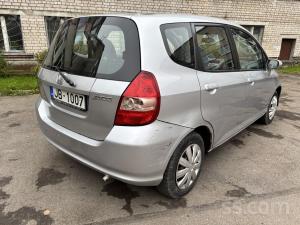 Pelēks Honda Jazz 2006 Rīga, ar dzinēja tilpumu 1.30 L un nobraukumu 162 tūkst. km par 1100 €, foto 5 vietnē AUTOMOTO.COM.LV