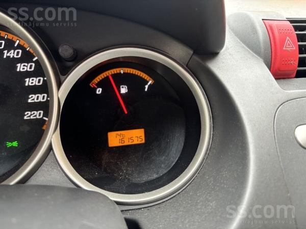 Pelēks Honda Jazz 2006 Rīga, ar dzinēja tilpumu 1.30 L un nobraukumu 162 tūkst. km par 1100 €, foto 6 vietnē AUTOMOTO.COM.LV