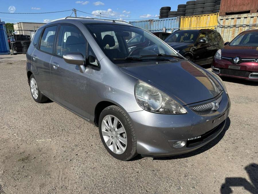 Pelēks Honda Jazz 2007 Kauņa, ar dzinēja tilpumu 1.34 L un nobraukumu 200 tūkst. km par 3400 €, foto 3 vietnē AUTOMOTO.COM.LV
