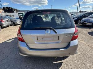Pelēks Honda Jazz 2007 Kauņa, ar dzinēja tilpumu 1.34 L un nobraukumu 200 tūkst. km par 3400 €, foto 11 vietnē AUTOMOTO.COM.LV