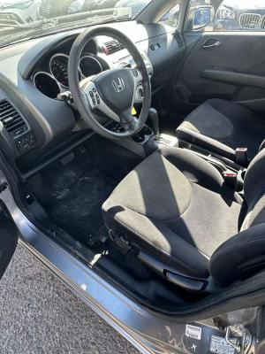 Pelēks Honda Jazz 2007 Kauņa, ar dzinēja tilpumu 1.34 L un nobraukumu 200 tūkst. km par 3400 €, foto 14 vietnē AUTOMOTO.COM.LV