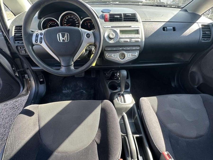 Pelēks Honda Jazz 2007 Kauņa, ar dzinēja tilpumu 1.34 L un nobraukumu 200 tūkst. km par 3400 €, foto 16 vietnē AUTOMOTO.COM.LV