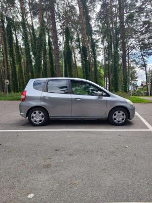 Grey Honda Jazz 2007 in Kaunas, with an engine capacity of 1.34 L and mileage of 142 thousand km for 2600 €, photo 6 on AUTOMOTO.COM.LV