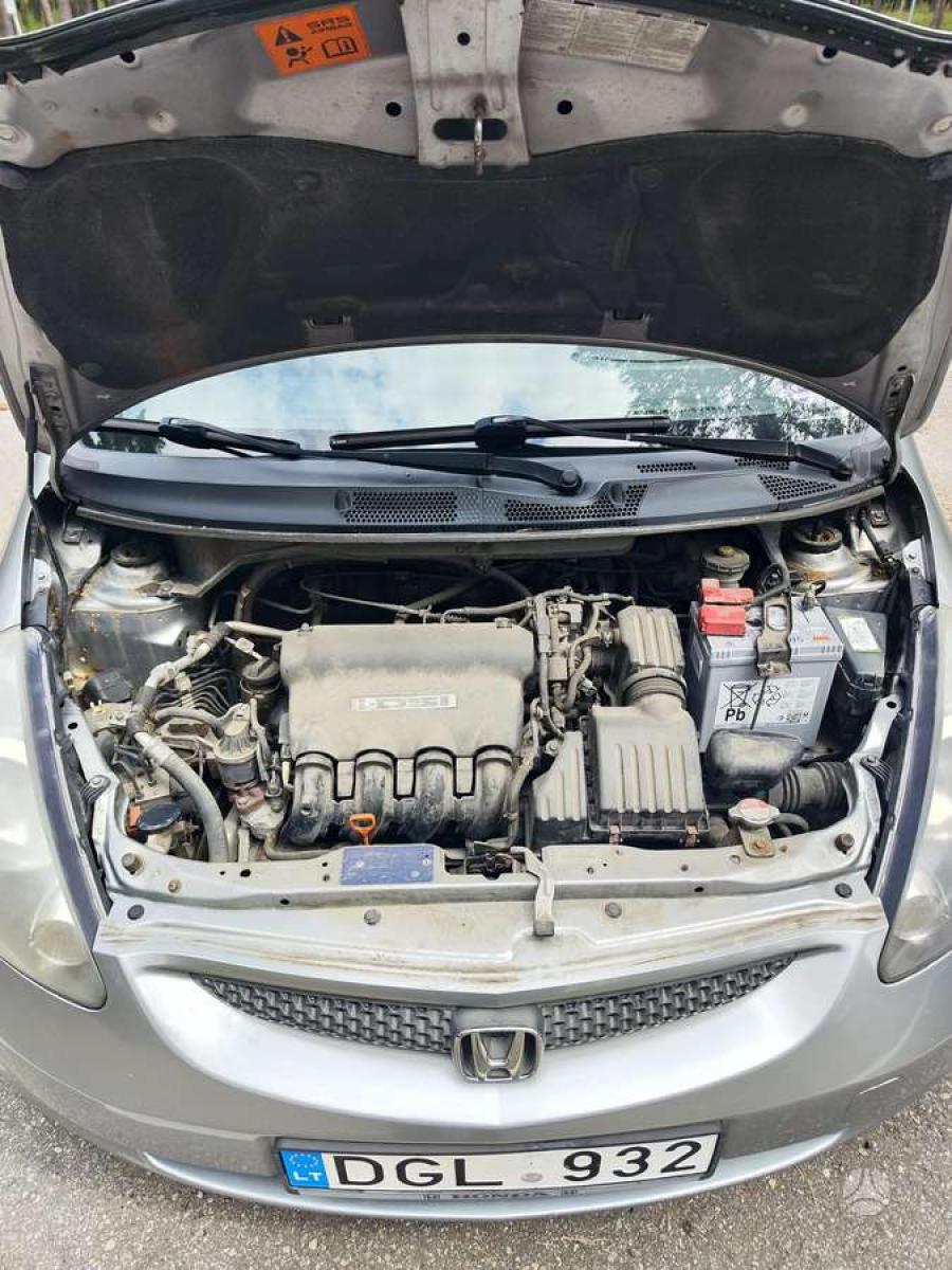 Grey Honda Jazz 2007 in Kaunas, with an engine capacity of 1.34 L and mileage of 142 thousand km for 2600 €, photo 22 on AUTOMOTO.COM.LV