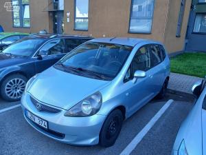 Pelēks Honda Jazz 2007 Viļņa, ar dzinēja tilpumu 1.20 L un nobraukumu 180 tūkst. km par 1000 €, foto  vietnē AUTOMOTO.COM.LV