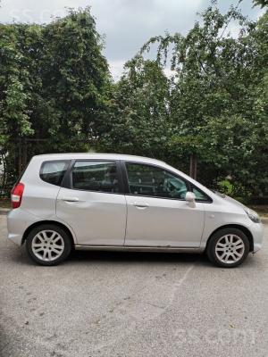 Pelēks Honda Jazz 2007 Rīga, ar dzinēja tilpumu 1.30 L un nobraukumu 200 tūkst. km par 1349 €, foto 3 vietnē AUTOMOTO.COM.LV