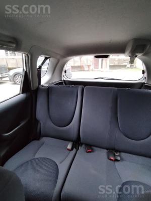 Pelēks Honda Jazz 2007 Rīga, ar dzinēja tilpumu 1.30 L un nobraukumu 200 tūkst. km par 1349 €, foto 7 vietnē AUTOMOTO.COM.LV