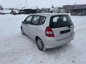 Pelēks Honda Jazz 2008 Raseiniai, ar dzinēja tilpumu 1.25 L un nobraukumu 62 tūkst. km par 2600 €, foto 3 vietnē AUTOMOTO.COM.LV