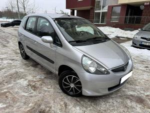 Pelēks Honda Jazz 2008 Viļņa, ar dzinēja tilpumu 1.30 L un nobraukumu 180 tūkst. km par 2450 €, foto  vietnē AUTOMOTO.COM.LV