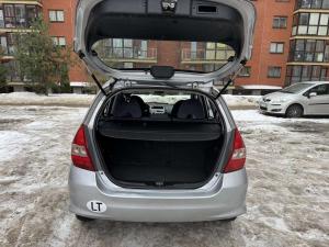 Grey Honda Jazz 2008 in Vilnius, with an engine capacity of 1.30 L and mileage of 180 thousand km for 2450 €, photo 7 on AUTOMOTO.COM.LV
