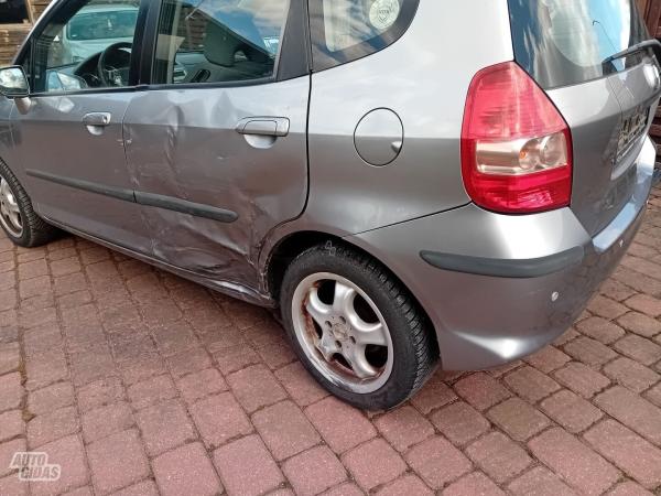 Pelēks Honda Jazz 2008 Marijampole, ar dzinēja tilpumu 1.30 L un nobraukumu 136 tūkst. km par 2500 €, foto 2 vietnē AUTOMOTO.COM.LV