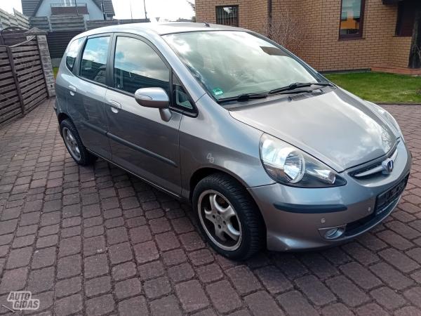 Pelēks Honda Jazz 2008 Marijampole, ar dzinēja tilpumu 1.30 L un nobraukumu 136 tūkst. km par 2500 €, foto 5 vietnē AUTOMOTO.COM.LV