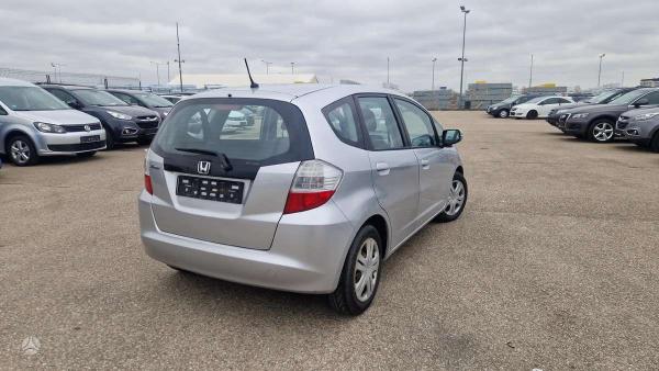 Grey Honda Jazz 2009 in Marijampole, with an engine capacity of 1.20 L and mileage of 187 thousand km for 2500 €, photo 6 on AUTOMOTO.COM.LV