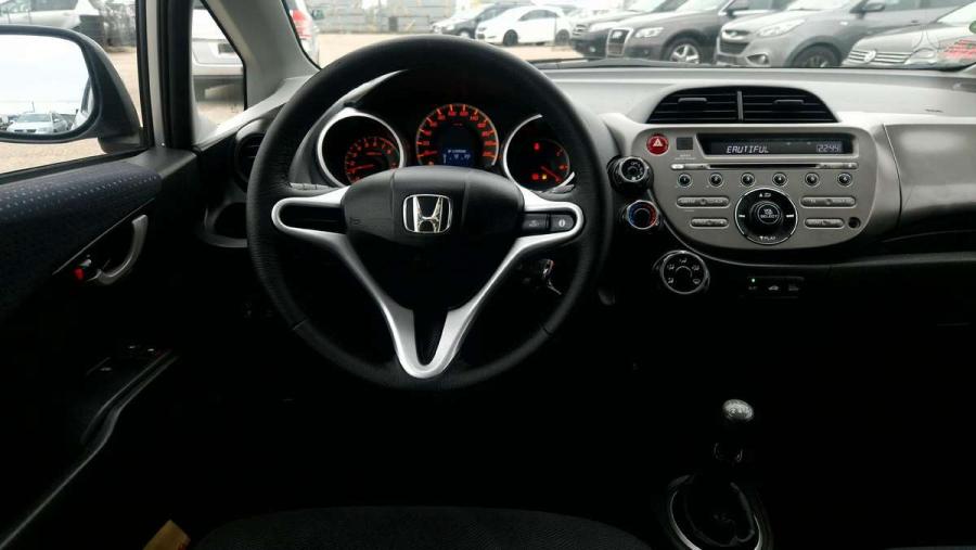 Grey Honda Jazz 2009 in Marijampole, with an engine capacity of 1.20 L and mileage of 187 thousand km for 2500 €, photo 12 on AUTOMOTO.COM.LV