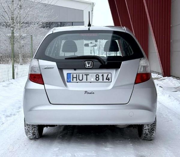 Grey Honda Jazz 2009 in Kaunas, with an engine capacity of 1.20 L and mileage of 45 thousand km for 2150 €, photo 5 on AUTOMOTO.COM.LV