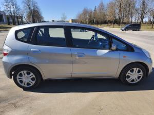 Pelēks Honda Jazz 2009 Tauragė, ar dzinēja tilpumu 1.20 L un nobraukumu 170 tūkst. km par 2300 €, foto 4 vietnē AUTOMOTO.COM.LV