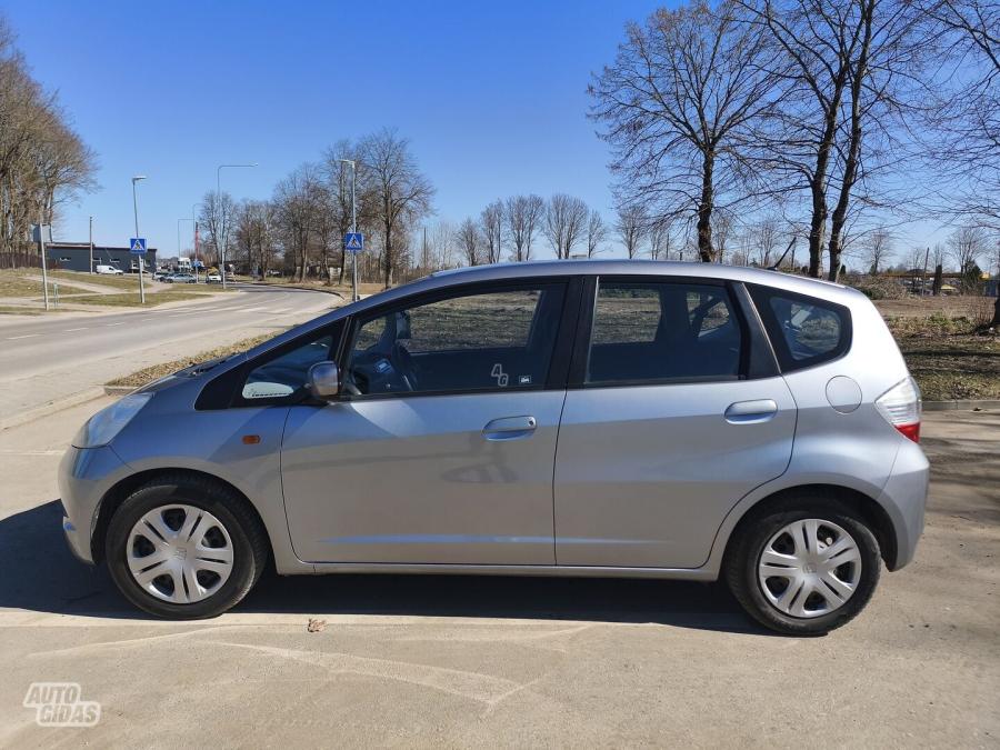 Pelēks Honda Jazz 2009 Tauragė, ar dzinēja tilpumu 1.20 L un nobraukumu 170 tūkst. km par 2300 €, foto 5 vietnē AUTOMOTO.COM.LV
