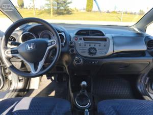 Pelēks Honda Jazz 2009 Tauragė, ar dzinēja tilpumu 1.20 L un nobraukumu 170 tūkst. km par 2300 €, foto 8 vietnē AUTOMOTO.COM.LV