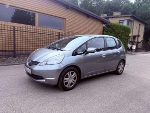 Pelēks Honda Jazz 2009 Viļņa, ar dzinēja tilpumu 1.20 L un nobraukumu 236 tūkst. km par 2150 €, foto 3 vietnē AUTOMOTO.COM.LV