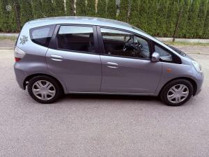 Pelēks Honda Jazz 2009 Viļņa, ar dzinēja tilpumu 1.20 L un nobraukumu 236 tūkst. km par 2150 €, foto 5 vietnē AUTOMOTO.COM.LV
