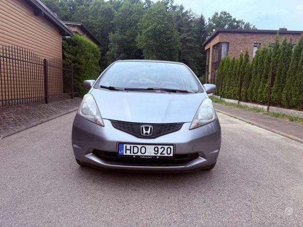 Pelēks Honda Jazz 2009 Viļņa, ar dzinēja tilpumu 1.20 L un nobraukumu 236 tūkst. km par 2150 €, foto 6 vietnē AUTOMOTO.COM.LV