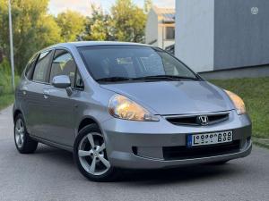 Pelēks Honda Jazz 2009 Viļņa, ar dzinēja tilpumu 1.50 L un nobraukumu 142 tūkst. km par 1950 €, foto 4 vietnē AUTOMOTO.COM.LV