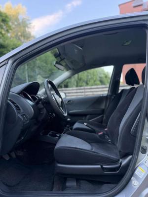 Pelēks Honda Jazz 2009 Viļņa, ar dzinēja tilpumu 1.50 L un nobraukumu 142 tūkst. km par 1950 €, foto 7 vietnē AUTOMOTO.COM.LV