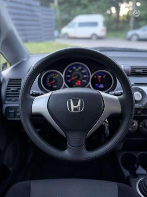 Pelēks Honda Jazz 2009 Viļņa, ar dzinēja tilpumu 1.50 L un nobraukumu 142 tūkst. km par 1950 €, foto 12 vietnē AUTOMOTO.COM.LV