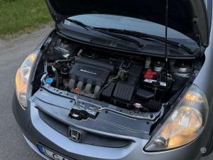 Pelēks Honda Jazz 2009 Viļņa, ar dzinēja tilpumu 1.50 L un nobraukumu 142 tūkst. km par 1950 €, foto 25 vietnē AUTOMOTO.COM.LV
