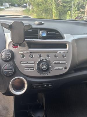 Pelēks Honda Jazz 2009 Viļņa, ar dzinēja tilpumu 1.30 L un nobraukumu 148 tūkst. km par 2350 €, foto 8 vietnē AUTOMOTO.COM.LV