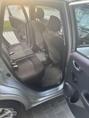 Pelēks Honda Jazz 2009 Viļņa, ar dzinēja tilpumu 1.30 L un nobraukumu 148 tūkst. km par 2350 €, foto 14 vietnē AUTOMOTO.COM.LV