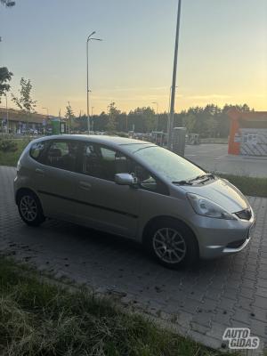 Pelēks Honda Jazz 2009 Viļņa, ar dzinēja tilpumu 1.30 L un nobraukumu 148 tūkst. km par 2350 €, foto 15 vietnē AUTOMOTO.COM.LV