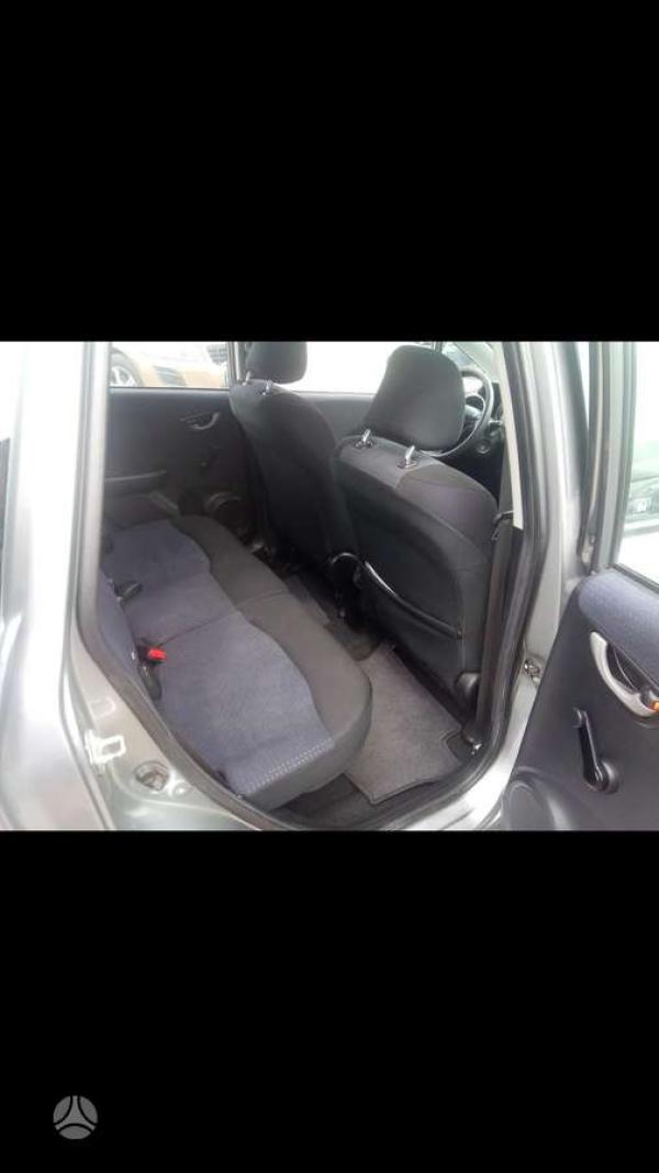 Grey Honda Jazz 2010 in Vilnius, with an engine capacity of 1.20 L and mileage of 225 thousand km for 3150 €, photo 7 on AUTOMOTO.COM.LV
