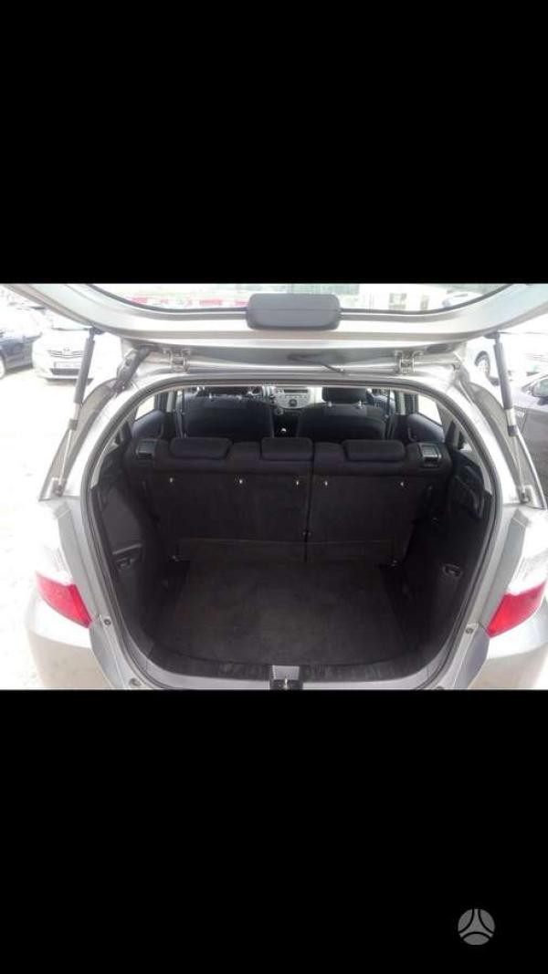 Grey Honda Jazz 2010 in Vilnius, with an engine capacity of 1.20 L and mileage of 225 thousand km for 3150 €, photo 8 on AUTOMOTO.COM.LV